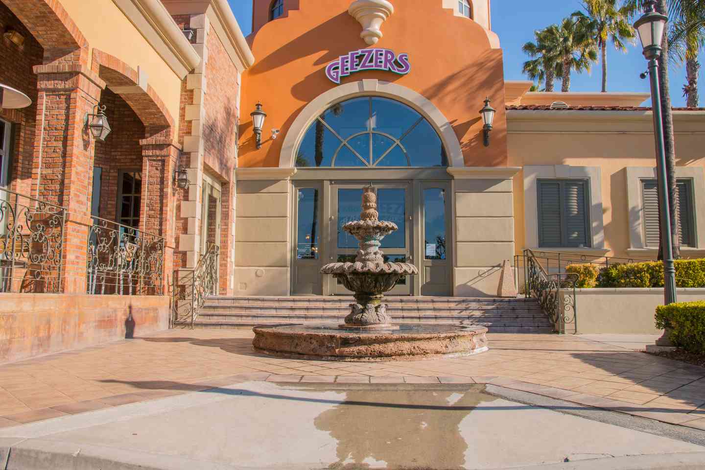 Box Lunch Menu - Geezers - Restaurant in Santa Fe Springs, CA