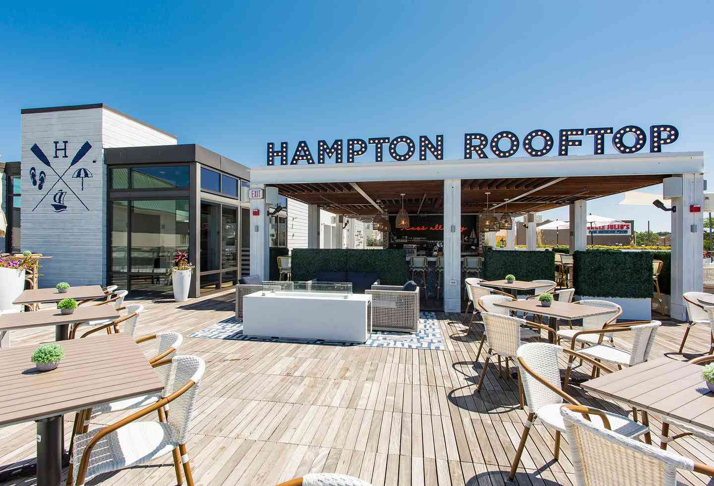 Nashville Rooftop - The Hampton Social - American Restaurant