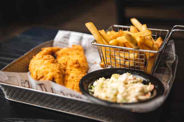 Contact - Rae Rocks Bar & Grill - Restaurant in Methuen, MA