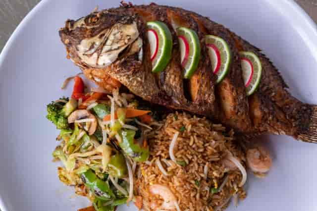 El Pacifico Seafood Restaurant & Sushi Bar