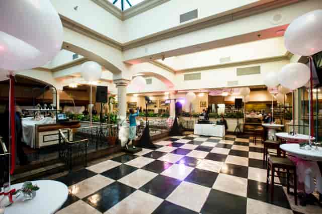 Book an event - Geezers - Restaurant in Santa Fe Springs, CA