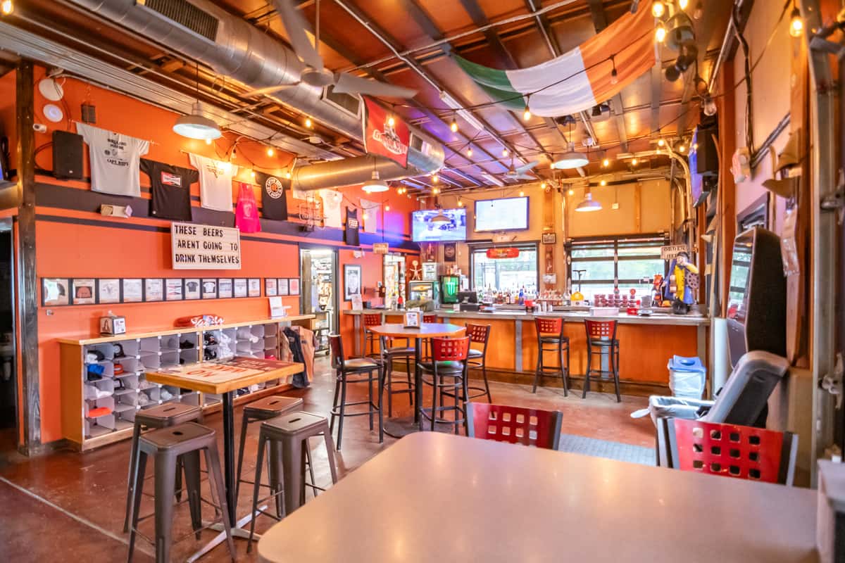 Captain Roy's - Bar in Des Moines, IA