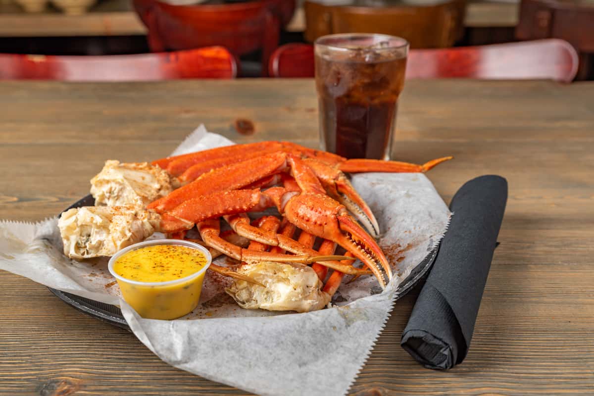 Hunt's Restaurant & Oyster Bar Dothan - Seafood Restaurant in Dothan, AL