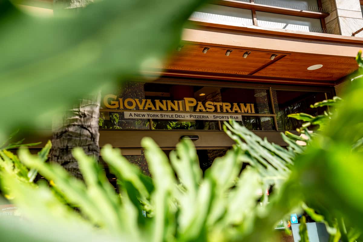 About - Giovanni Pastrami - Honolulu Pizza Restaurant