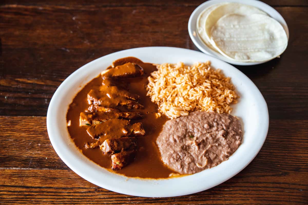 Pechuga De Pollo En Mole Poblano - Menu - La Veracruzana - Mexican ...
