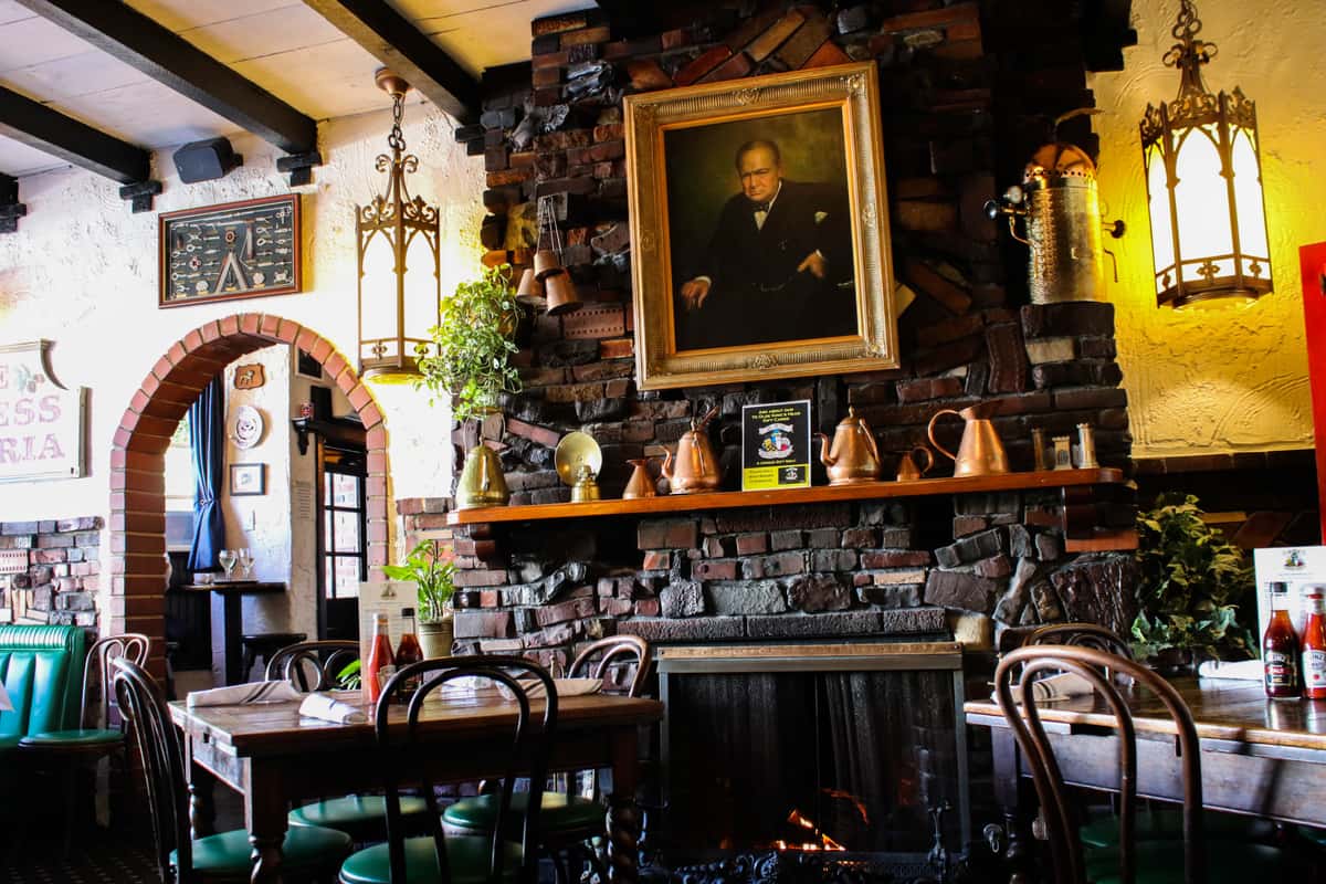 Contact - Ye Olde King's Head - British Restaurant in CA