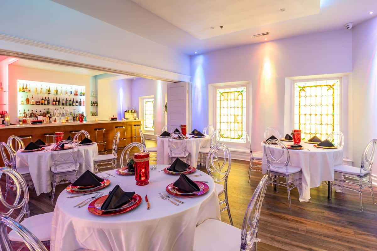 Reservations - Anna's Greek Restaurant