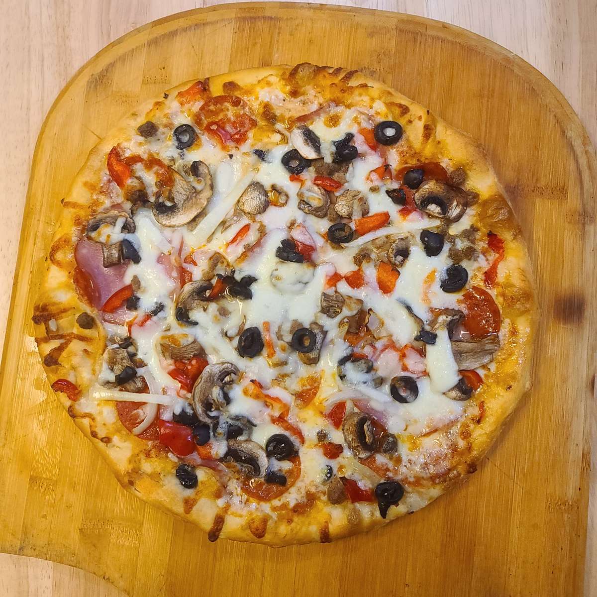 Supreme Pizza - Handcrafted Pizza - Florio's Italian Restaurant & Grille