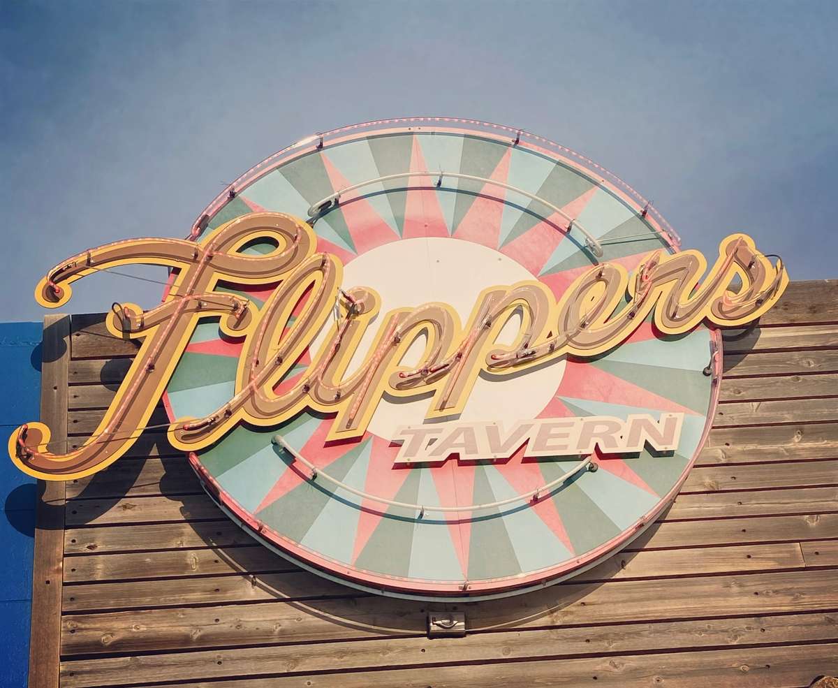 Home - Flippers Tavern - Hot Dog Restaurant in Lubbock, TX