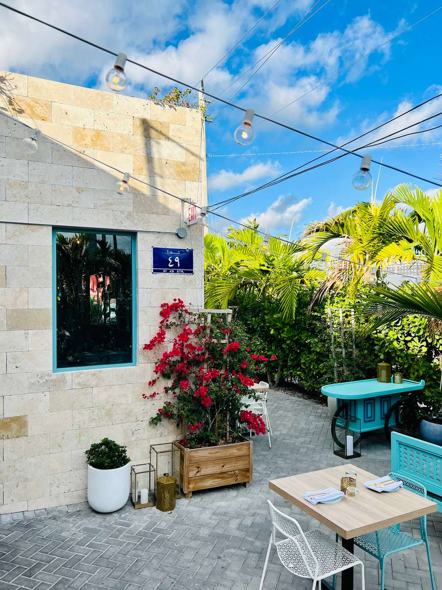 Lira Beirut Eatery - Lebanese Restaurant in Miami, FL