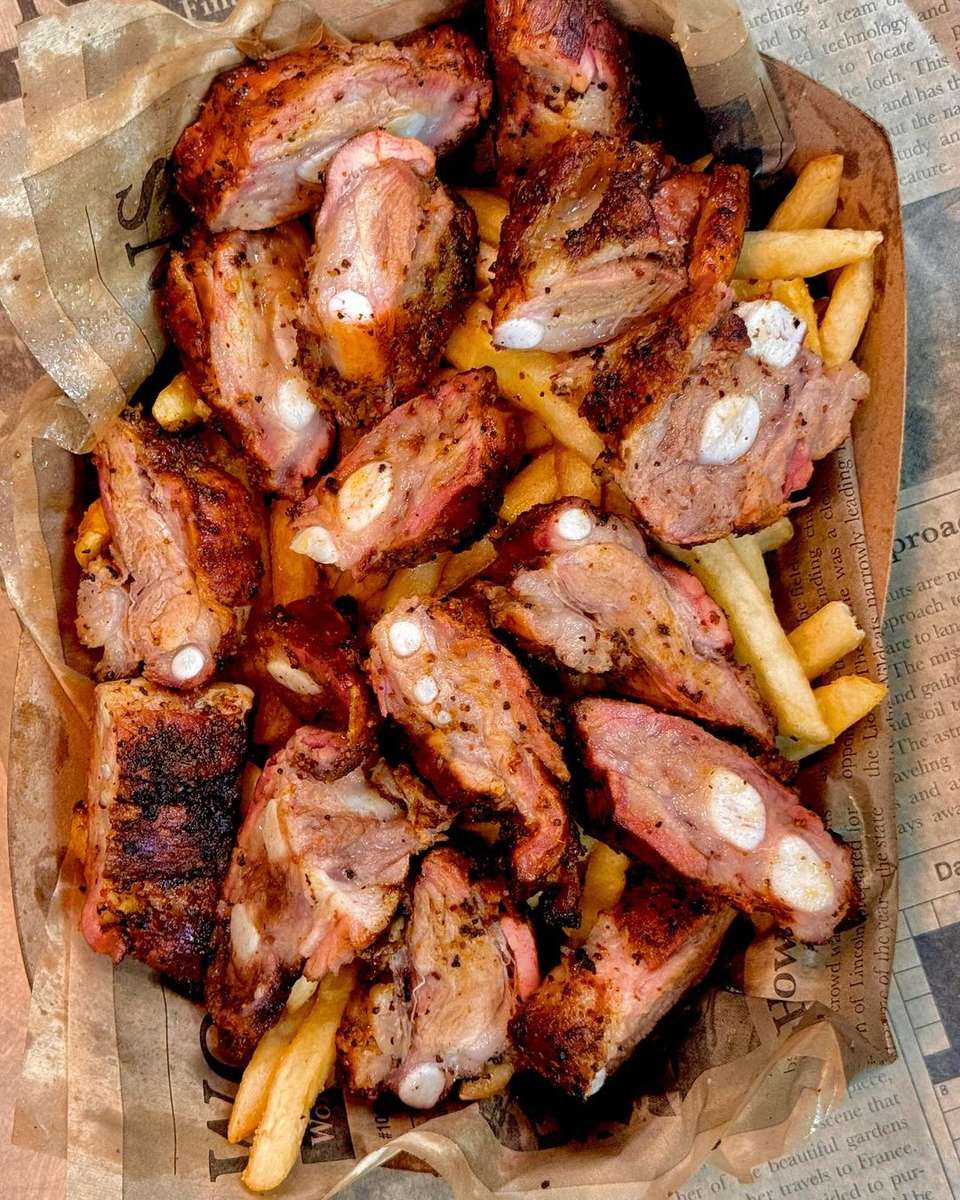 Piggy's BBQ, Wings & Fish