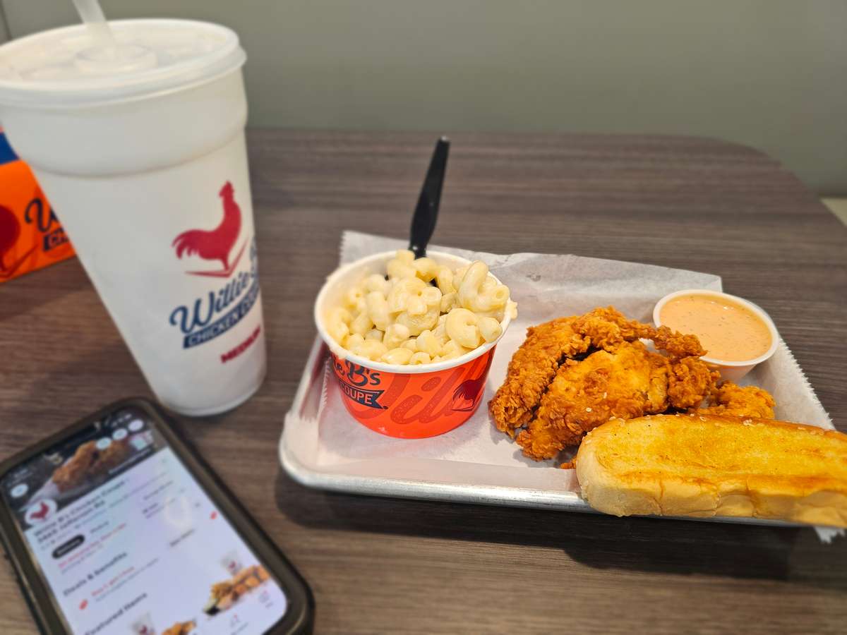 Athens (Lexington Rd) - Willie B's Chicken Coupe