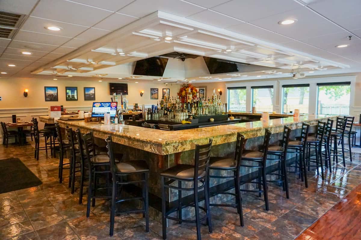 Marshfield - Mamma Mia's Restaurants