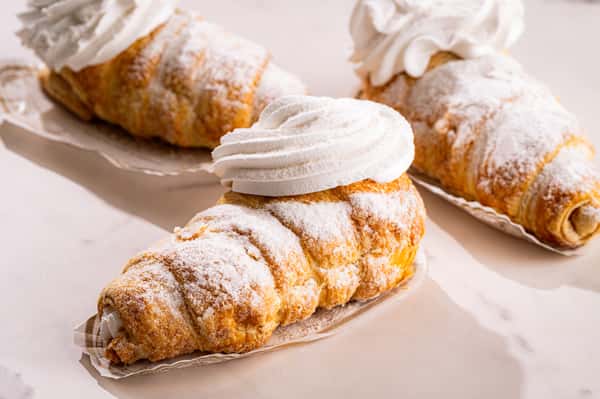 Cream Horn - Henri's Bakery & Deli