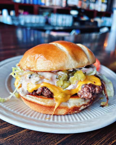 Maxwell's - Bar & Grill in Cedarburg, WI