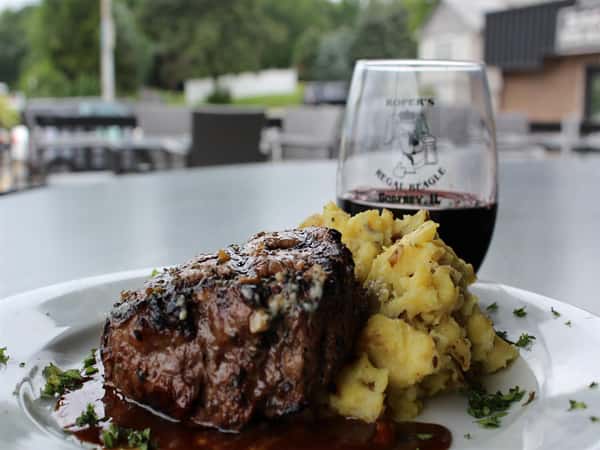 Photos - Regal Beagle - American Restaurant in Godfrey, IL