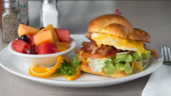 Gallery - D.Z. Akin's Restaurant