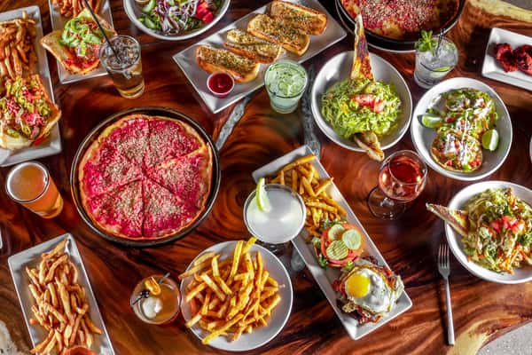 Gallery - Williams Inn Pizza & Sports Bar - Pizza Restaurant in Chicago, IL