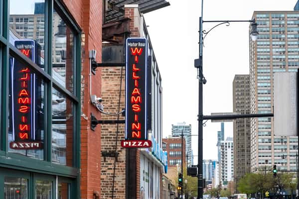Gallery - Williams Inn Pizza & Sports Bar - Pizza Restaurant in Chicago, IL