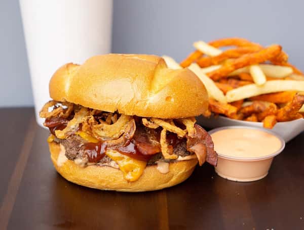 Gallery - CHOM Burger - Burger Joint in UT