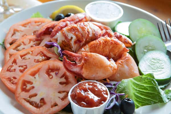 Chilled Lobster Entree Salad - Menu - Lenny & Joe's - Seafood ...