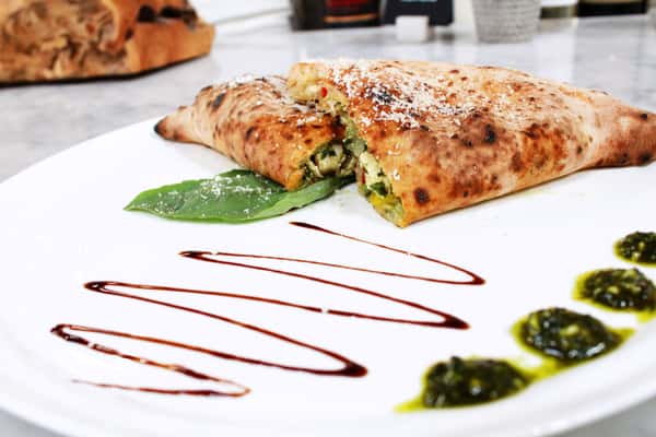 THE CHICKEN PESTO CALZONE - Midici - Italian Restaurant in East ...
