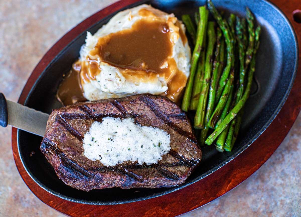 Lucky's Restaurant & Bar - American Restaurant in Lacey, WA