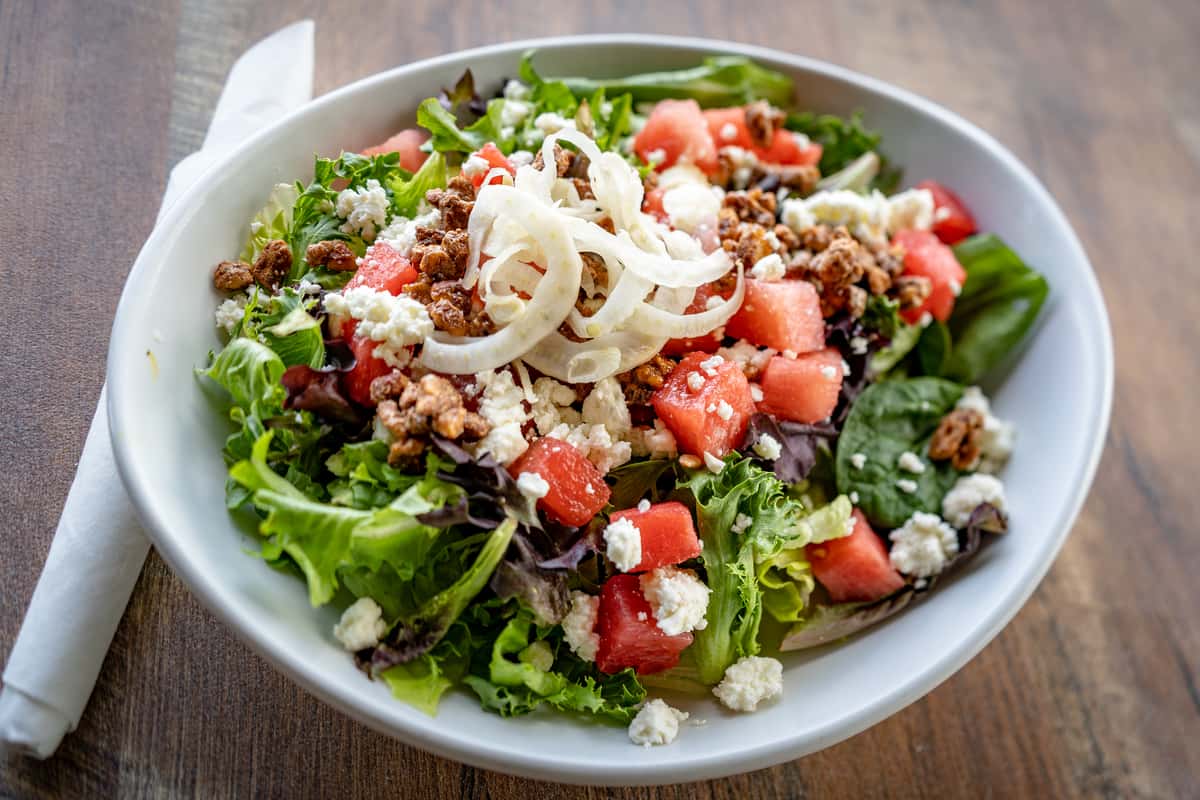 Building Rock Wall For A Salad