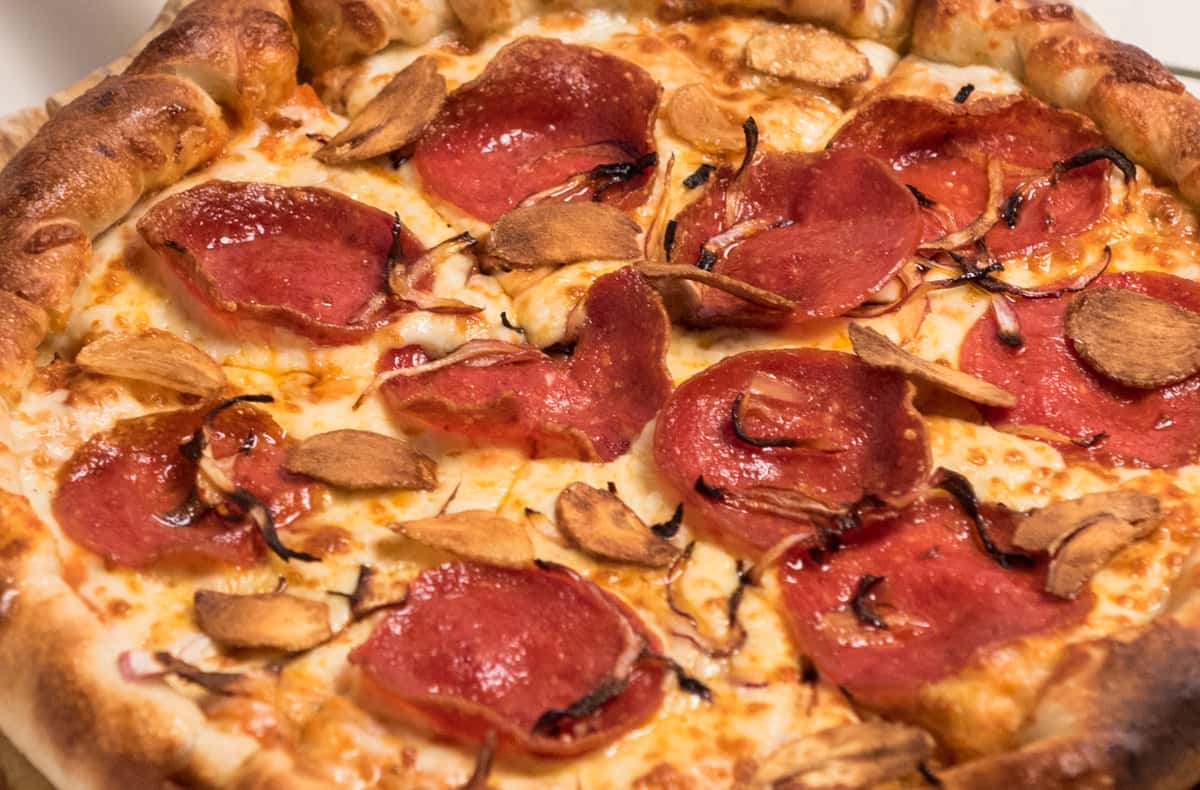 Deano's pizza store