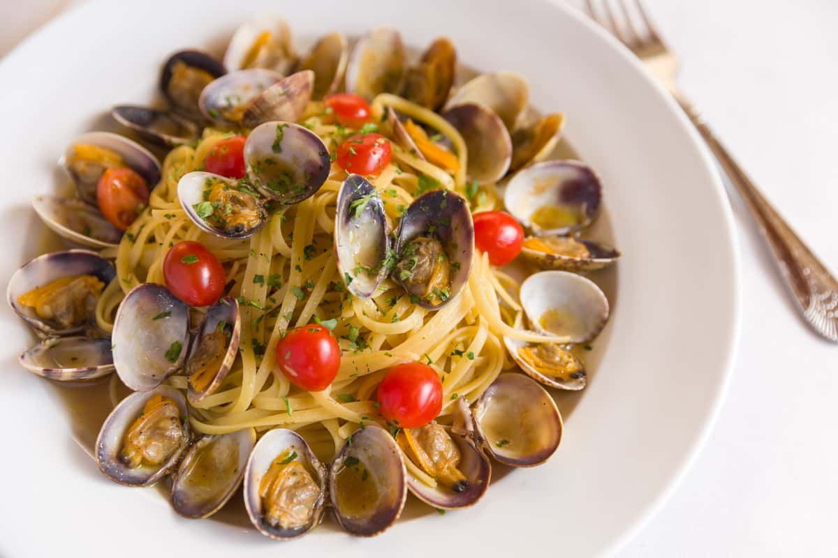 Linguine Alle Vongole Veraci - Our Menu - Avenue Italy - Italian ... Linguine Alle Vongole Veraci - Our Menu - Avenue Italy - Italian ...