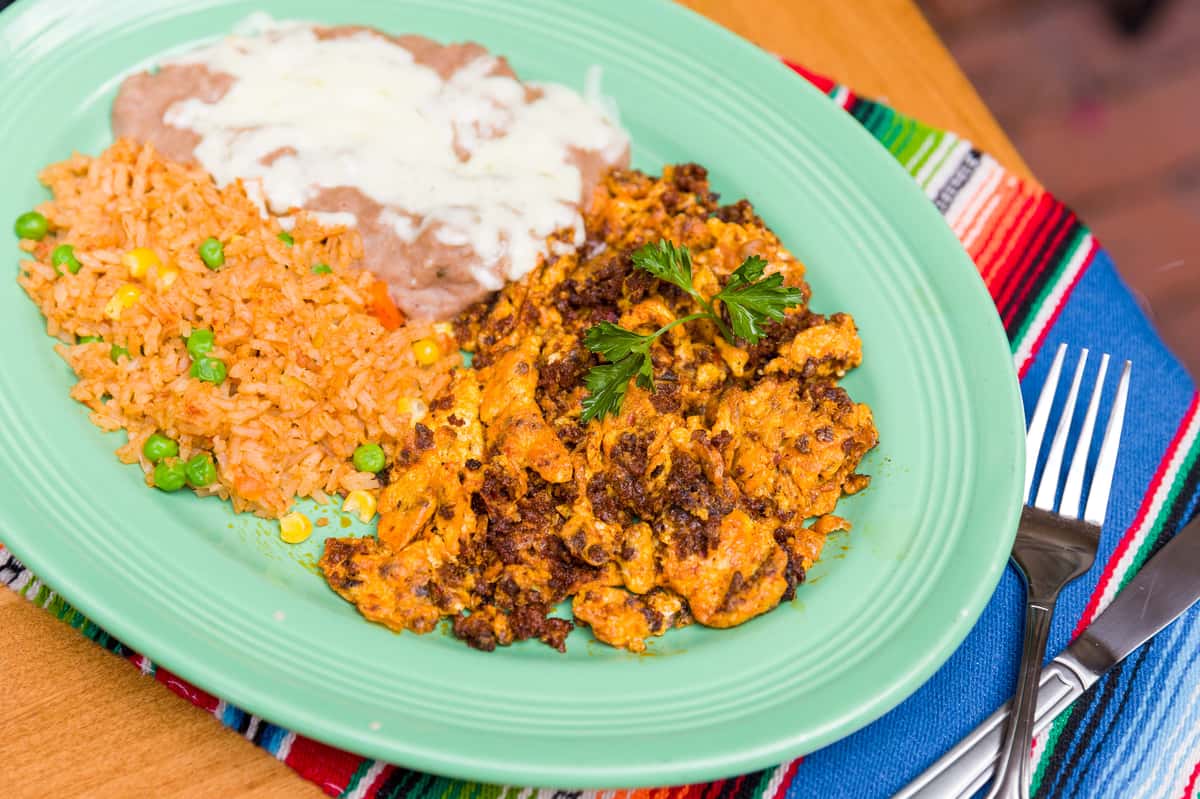 Huevos Con Chorizo mexicano