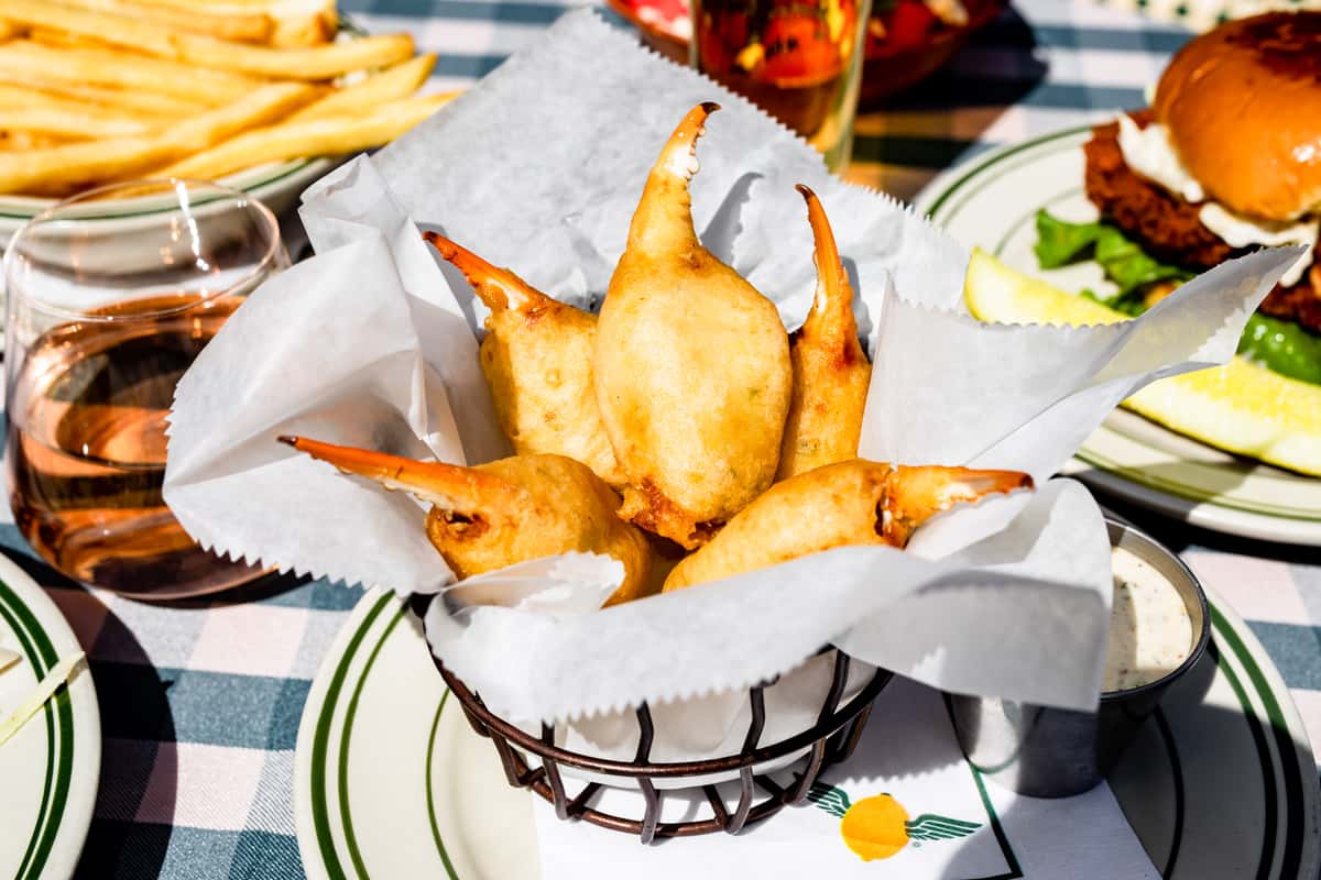 Blue crab restaurant store