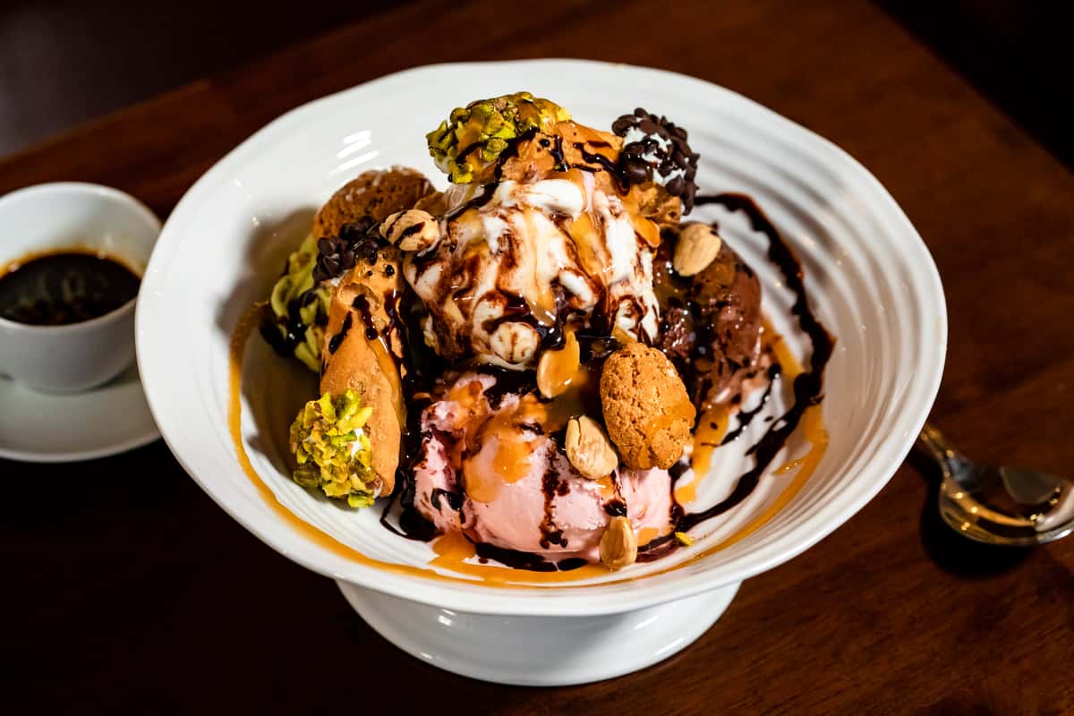 Sundae gelato store