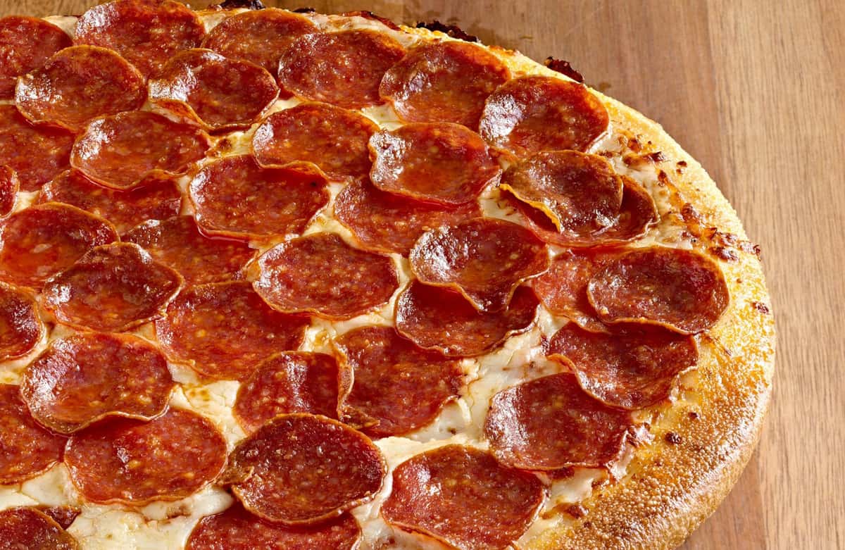 Dom's pizza store