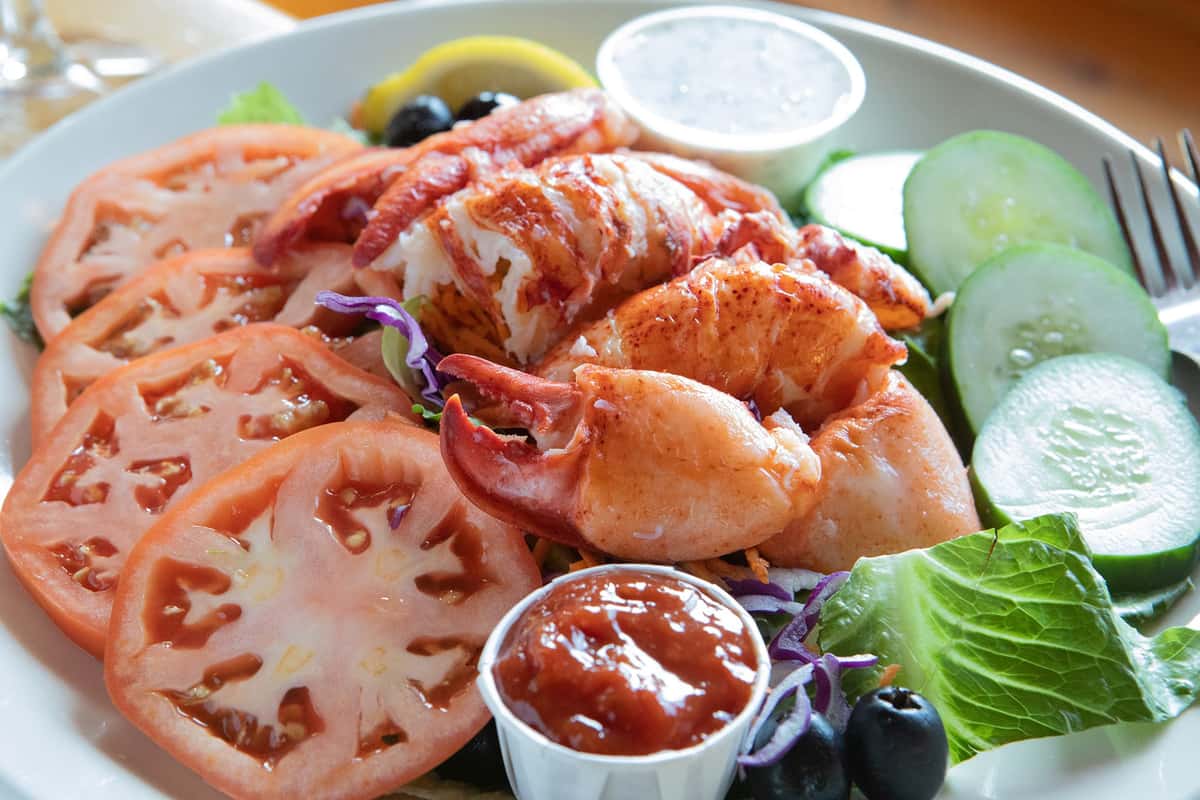 Chilled Lobster Entree Salad - Menu - Lenny & Joe's - Seafood ...