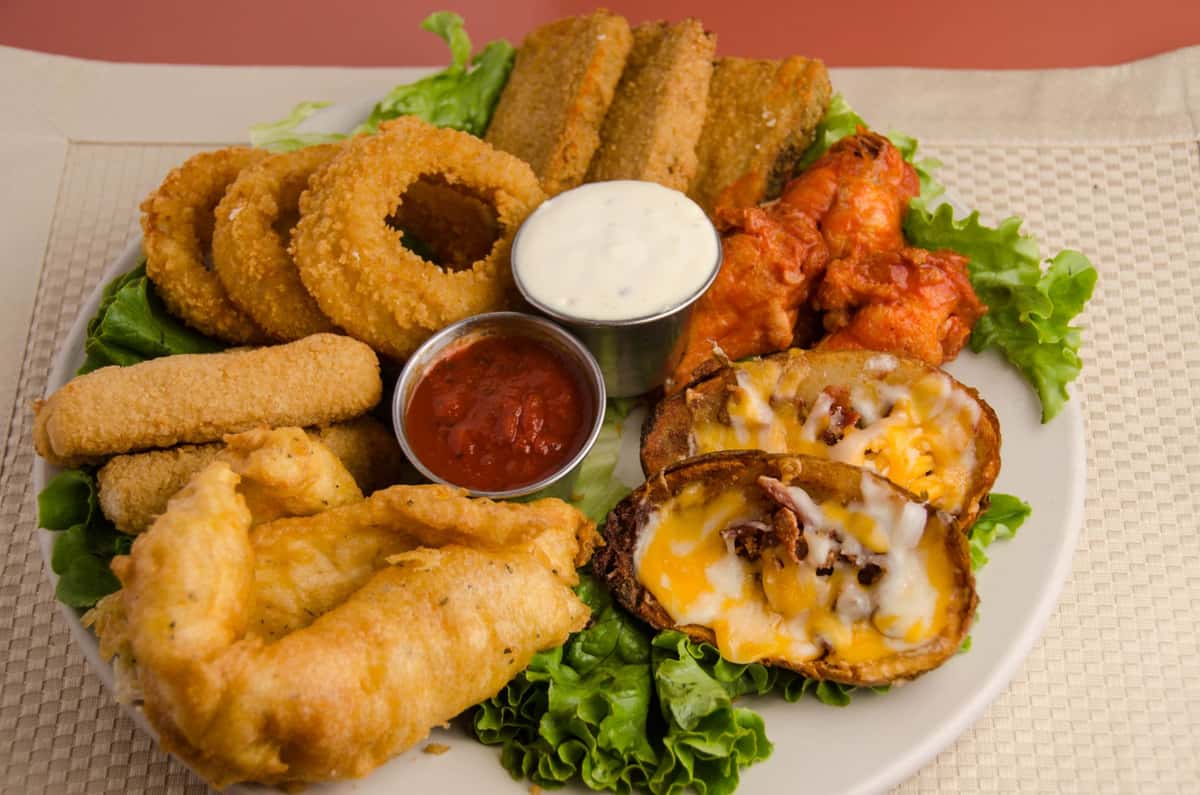 Lulu's Sampler Platter - Breakfast, Lunch & Dinner - Lulu's Restaurant