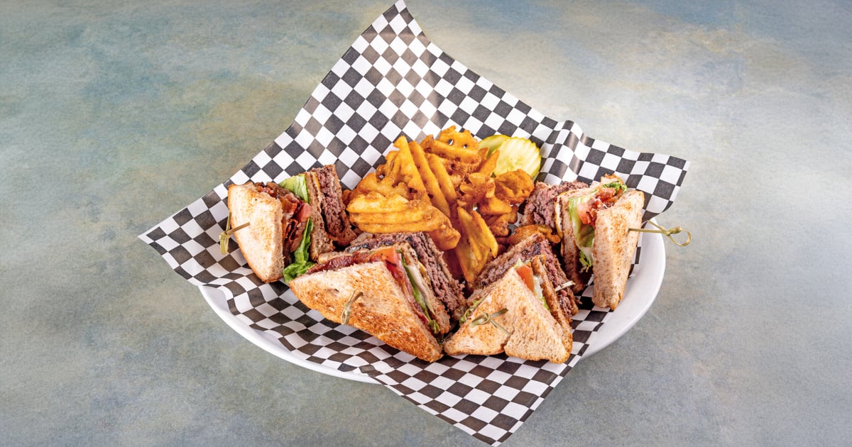 *Cheeseburger Club - Boston Tavern - American Restaurant in MA