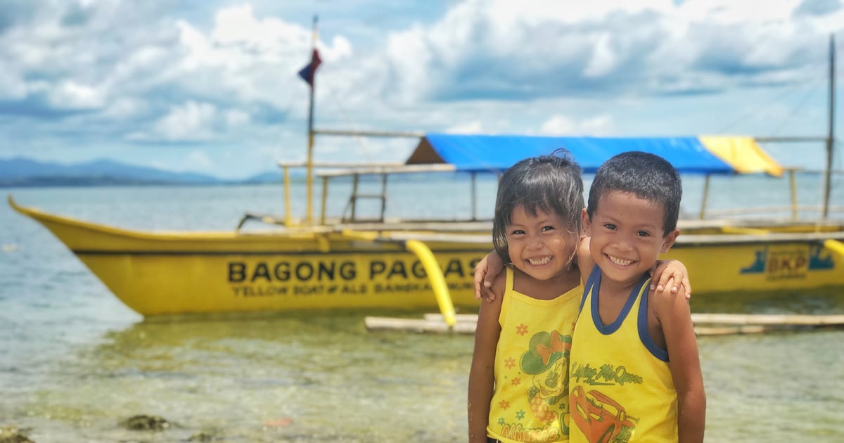 MAX'S RESTAURANT AND YELLOW BOAT OF HOPE - Max's Restaurant | North ...