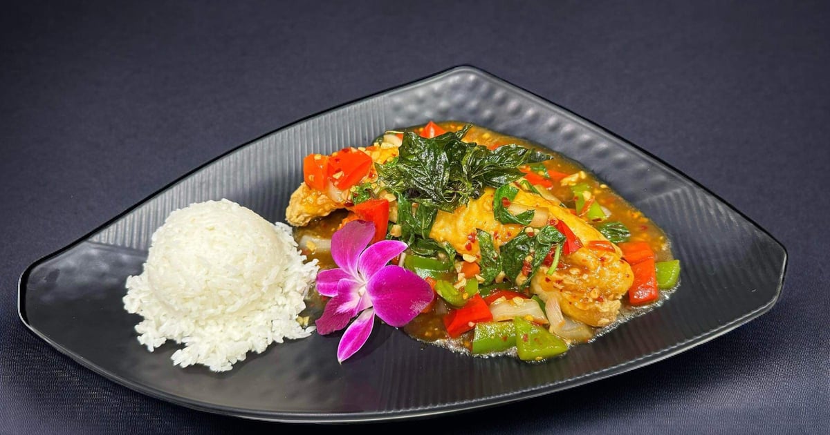 Deep Fried Snapper Fillet - Sip Saam Thai - Thai Restaurant in TX