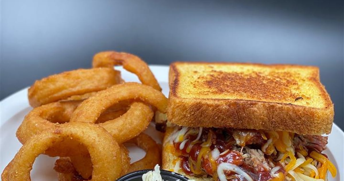 Barbecue Pork - Dawson's on Main - American Restaurant in Speedway, IN