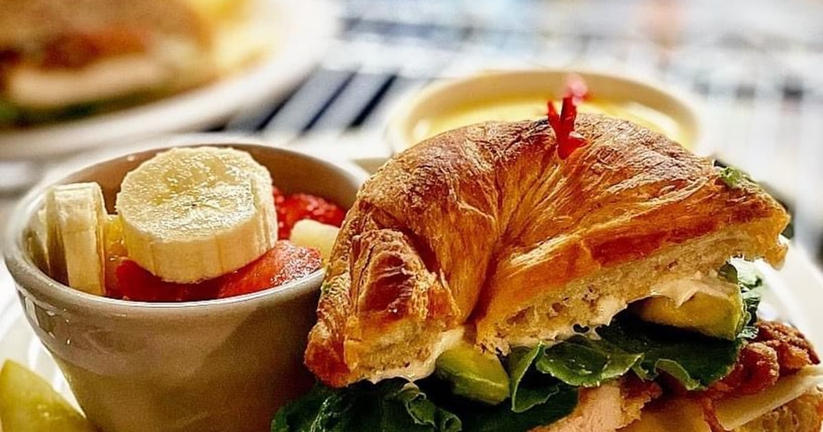 Specialty Sandwich Combo - The Whistle Stop