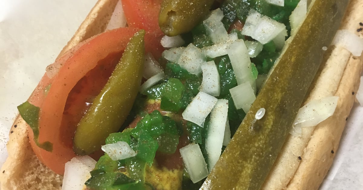 Chicago Dog - Weinberger's Deli