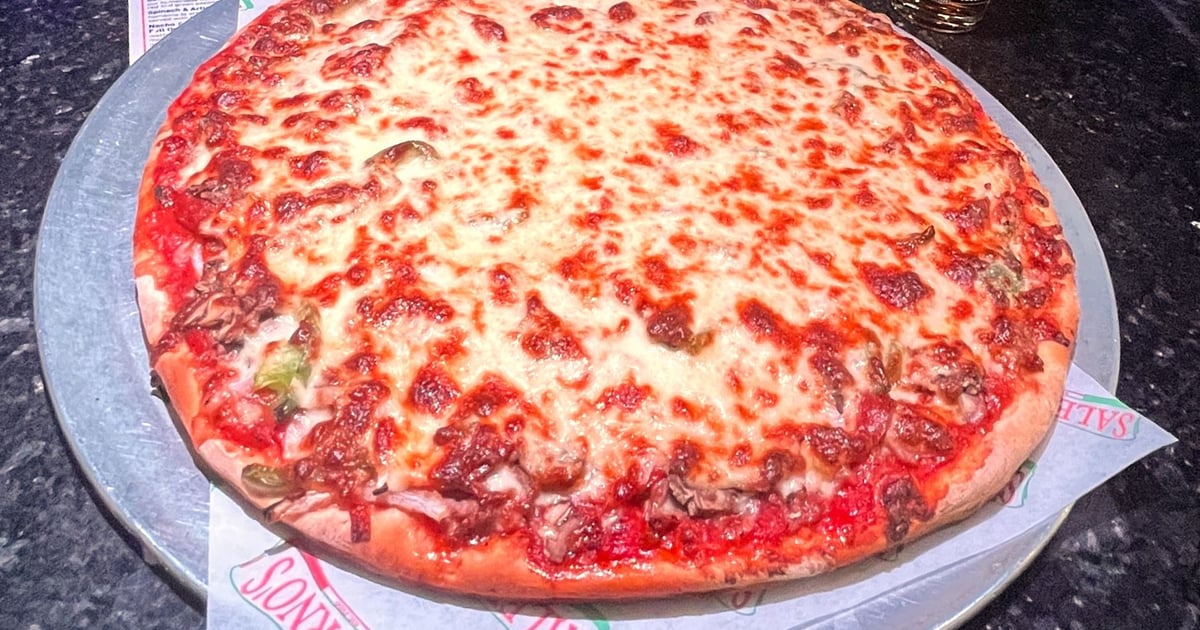 Salerno's Pizza- 10" (Small) Make Your Own - Evviva! Bar & Eatery ...