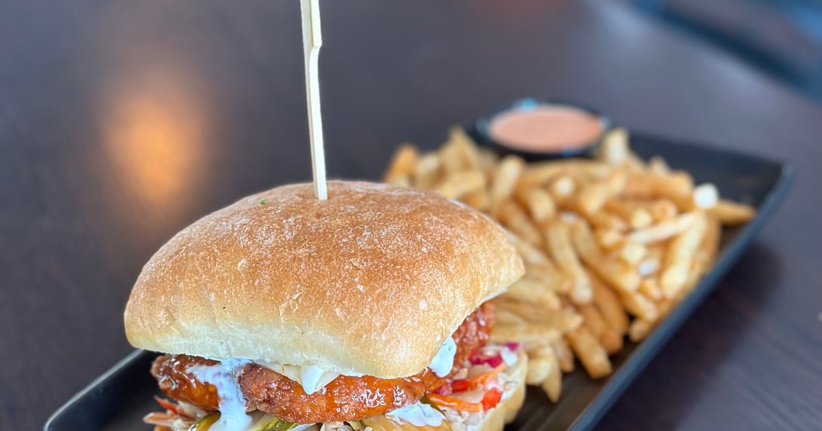 Hot Rod Chicken Sandwich - Menu - Strap Tank Brewery - Delicious Food ...