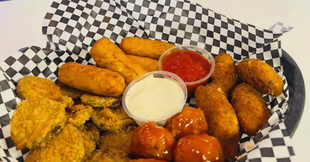 Rad Sampler - RAD Retrocade - Bar & Grill