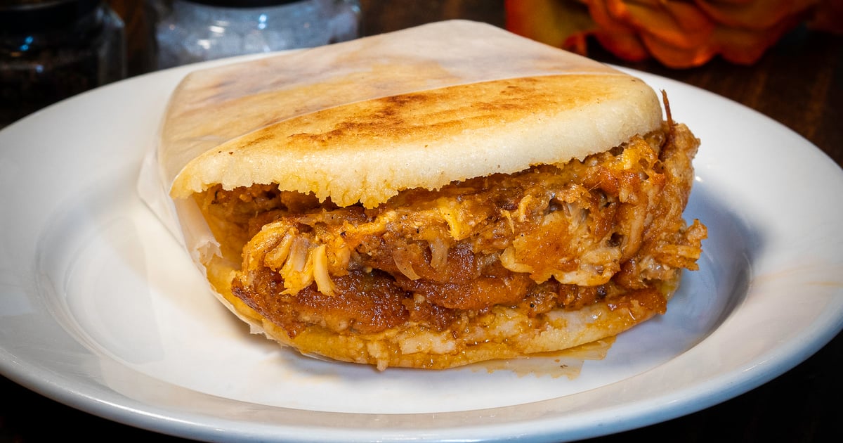 Arepa de Pollo / Chicken Arepa - Breakfast- Pick Up - La Esquina del ...