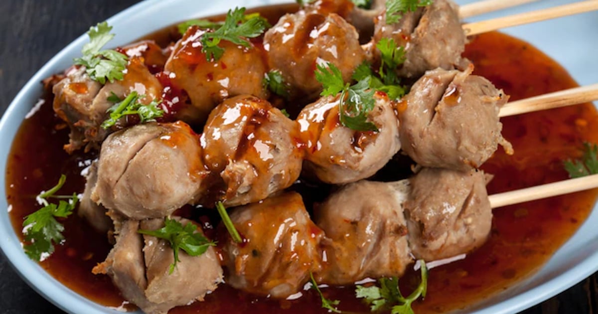 Blackpink's Lisa Meatball - Emporium Thai: Thai Restaurant in Los ...