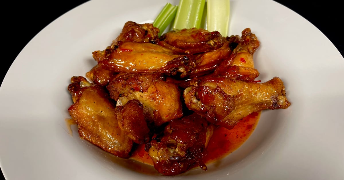 Classic Wings - Snapperz Grill & Steam Bar