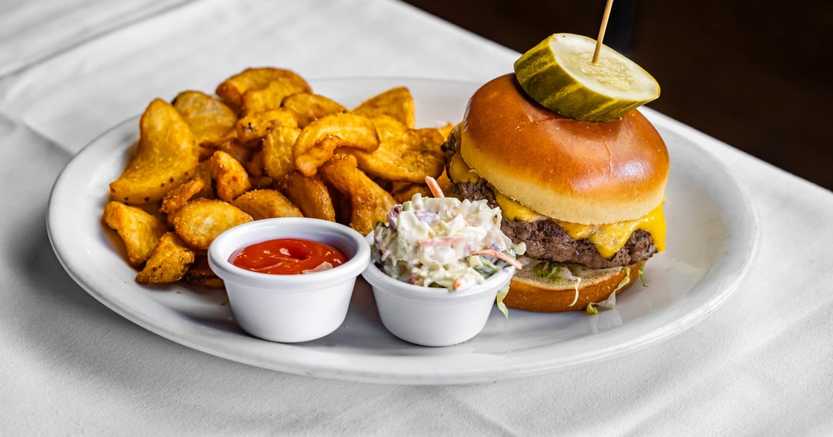 Chief's Pub Burger - Chief O'Neill's - Irish Restaurant in Chicago, IL