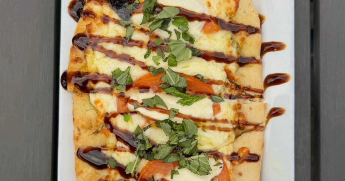 Margherita Flatbread - Manatee Island Bar & Grill - Restaurant in Fort ...